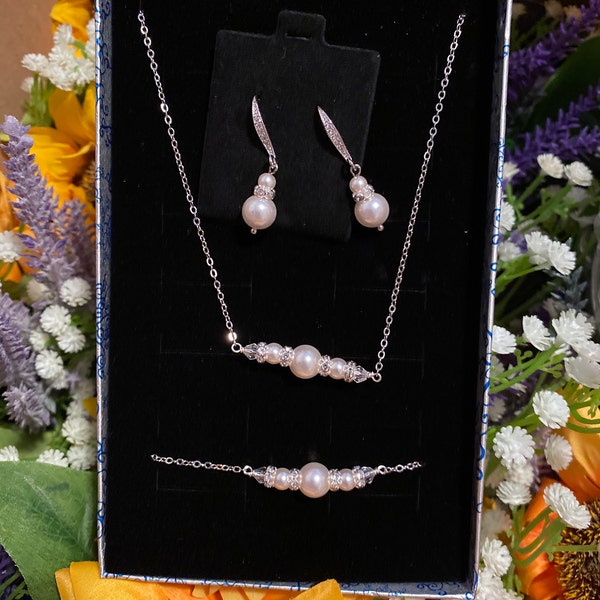 Pearl Bridal Set, Minimal Pearl Necklace, Pearl Wedding Bracelet, Pearl ...