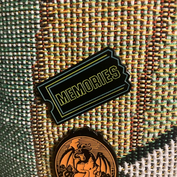 Flying Saucer Alien Motel Keychain - Etsy