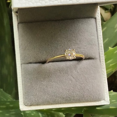 1 Ct Starburst Flower Round Moissanite Celestial Engagement Ring, 14k ...