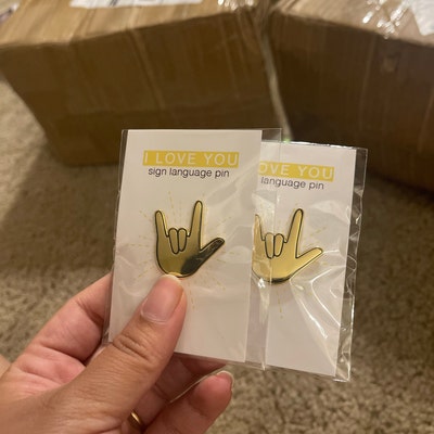 I Love You Sign Language Pin Badge Gift ASL, BSL, AUSLAN Universal - Etsy