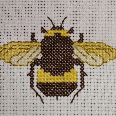 Bee Cross Stitch Pattern, Bee Embroidery, Mini Cross Stitch, Sewing ...