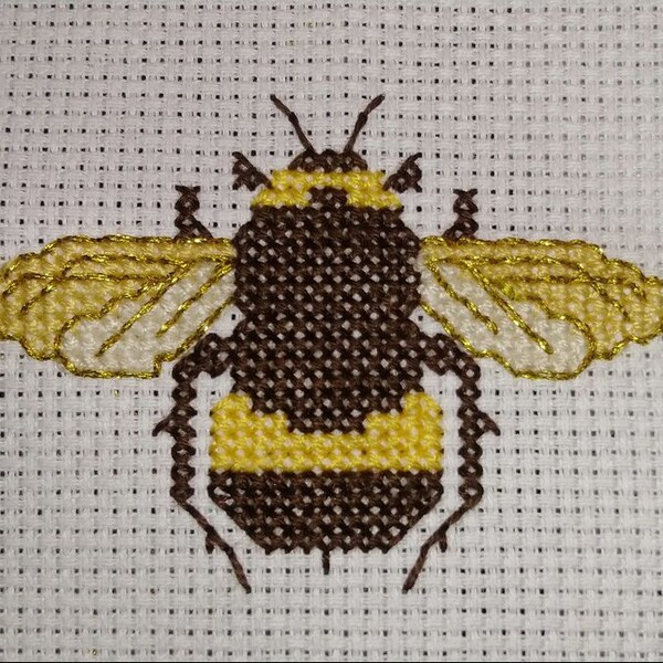 Bee Cross Stitch Pattern, Bee Embroidery, Mini Cross Stitch, Sewing ...