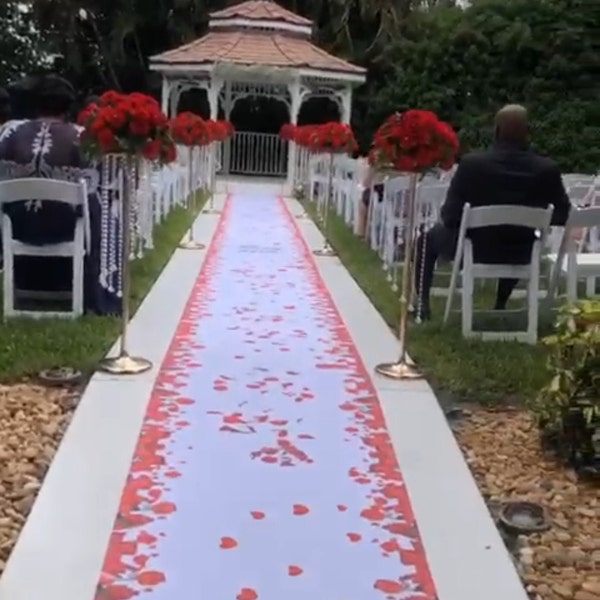 Custom Wedding Aisle Runner: Personalized Monogram & Red Roses - Etsy