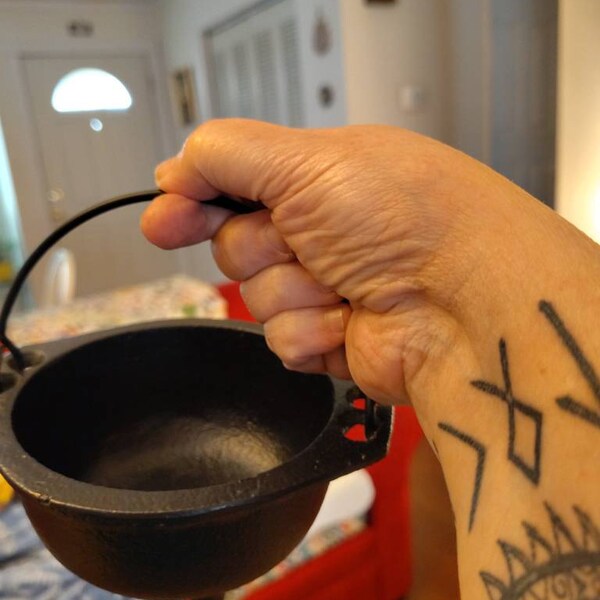 Altar Cauldron - 2 Sizes Cast Iron Mini Cauldron for Tabletop Use ...