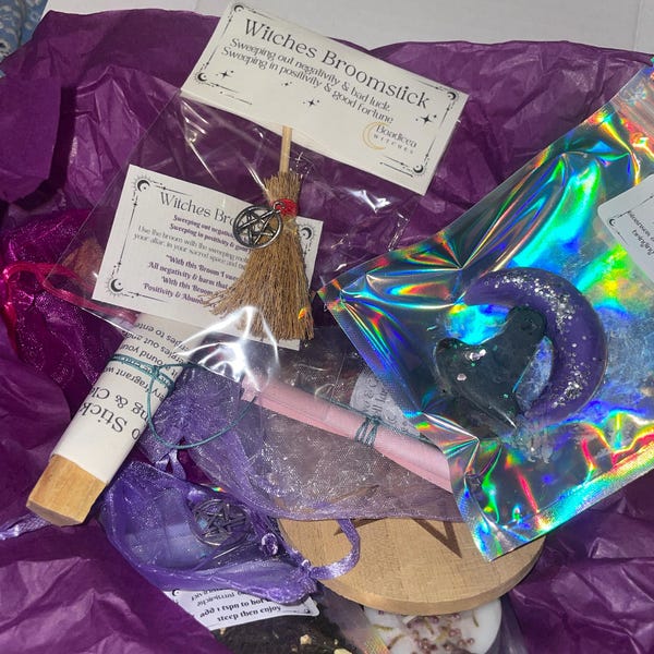 Moon Magick Witches Altar Tin, Witchcraft Kit for Manifestation ...