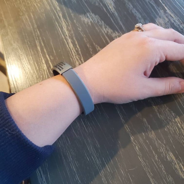 Stretch Alert ID Bracelet - Customized for Men, Women, Kids, Children ...