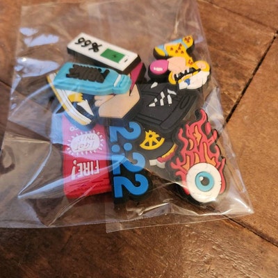 A Set of 7 Cartoon Croc Charms, Shoe Decoration, Assorted Jibbitzs ...