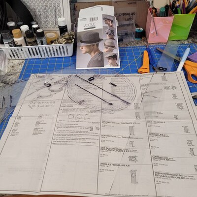 Uncut Vogue Sewing Pattern 8869 Sewing Pattern 5 Mens' Lined Ivy Cap ...