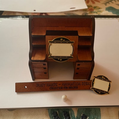 2D Animation Desk Pin Display, Miniature Animator Gift, Animation Gift ...
