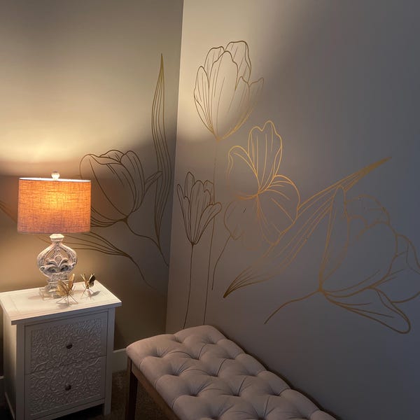 Flower Centerpiece Wall Decals, Floral Line Drawing, Focal Wall Artwork ...