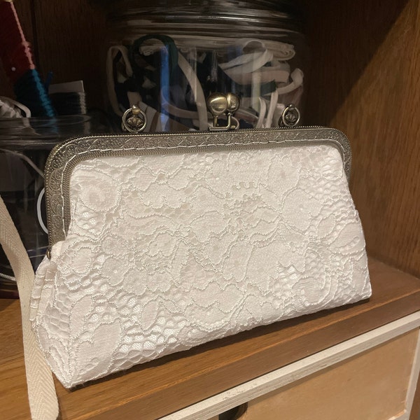 Vintage Cheongsam Style Kiss Lock Handbag With Ocean Oil Painting ...