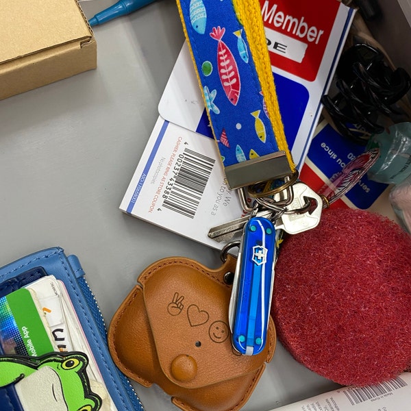 Keyfob Wristlet / Key Fob / Key Chain / Peace Signs / Ready to Ship - Etsy