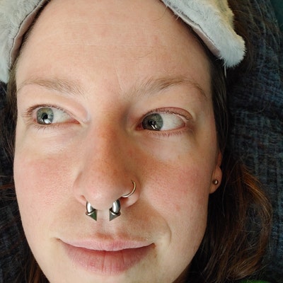 HALF GOLD / SILVER 4G, 5G, 6G, 7G, 8G, 10G, or 12G Anodized Astm F136 ...