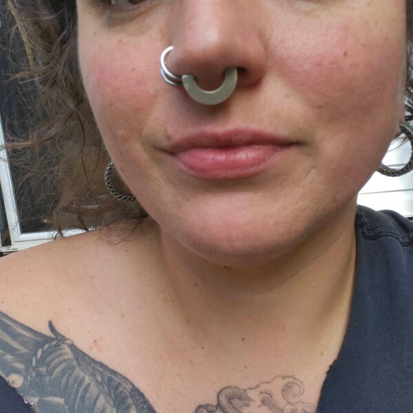 Capped Gold Plugs Satin Finish Lightweight Hollow Yellow Gold Dipped ...
