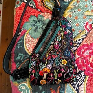 Leather Alien Abduction Desert Circle Purse With Interchangeable Charms ...