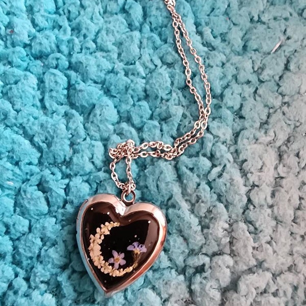 Night Sky Forget Me Not Locket Necklace - Etsy