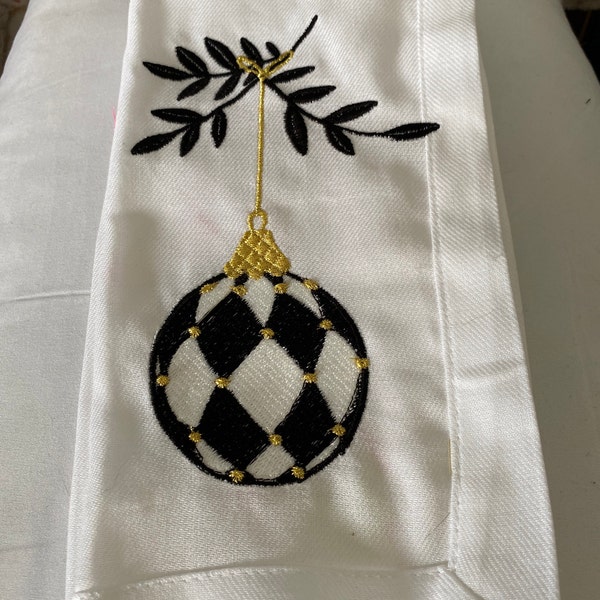 Checkered Christmas Ball Machine Embroidery Design - Etsy