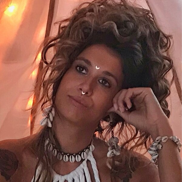 10 Round Premium Bindis With Crystals. Pretty Fancy Bindi Face Jewels ...