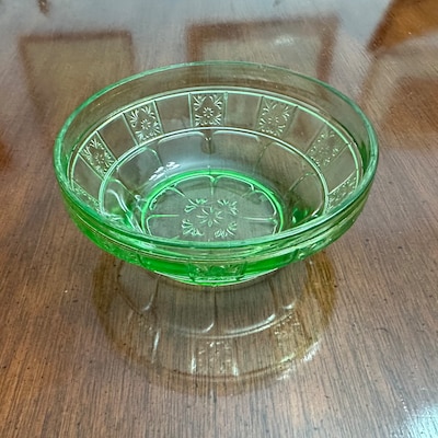 Hot Wheels Classics Series 2 Pink White VW Bug Convertible 21 of 30 ...