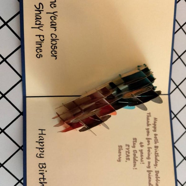 Fluttering Bee Bloom: 3D Bee Pop-up Greeting Card Ideal for Any ...