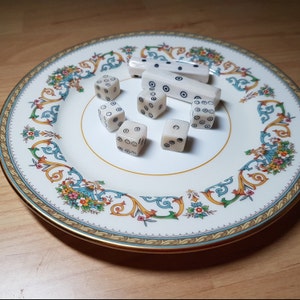 D4 Viking/Medieval Historical Bone Dice Replica | Etsy