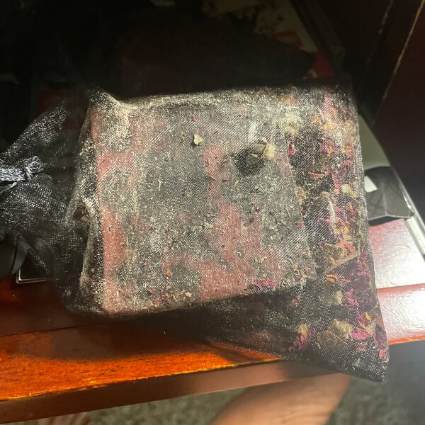 CONTROLLING OIL, W/ Black Candle, .50 Oz, Hoodoo Oil, Ritual Oil ...