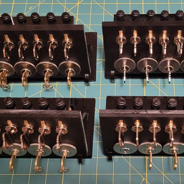 Master Combination Padlock Clear See-thru Back Awesome Visual Aid ...