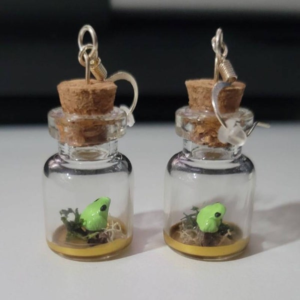 Tiny Green Frog Pond Bottle Pendant Necklace - Etsy