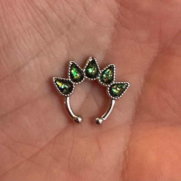 Webbed Gothic Goddess Cartilage Stud - Etsy