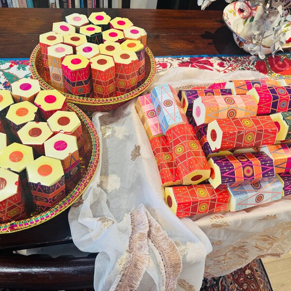 Mixed Colour Dholki Favour Boxes, Mendhi Dhol Wedding Favours, Asian ...