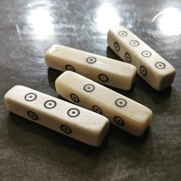 D4 Viking/medieval Historical Bone Dice Replica - Etsy