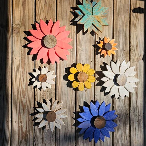 Reclaimed Pallet Wood Flower Wall Art Crafted From Upcycled Repurposed ...