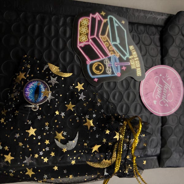 Demon Hand Book Stand | 3D Printed Bookshelf Decor | Fantasy Bookish ...