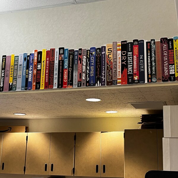 Custom Book Stack Illustration - DIGITAL ONLY - up to 10 Books - Etsy