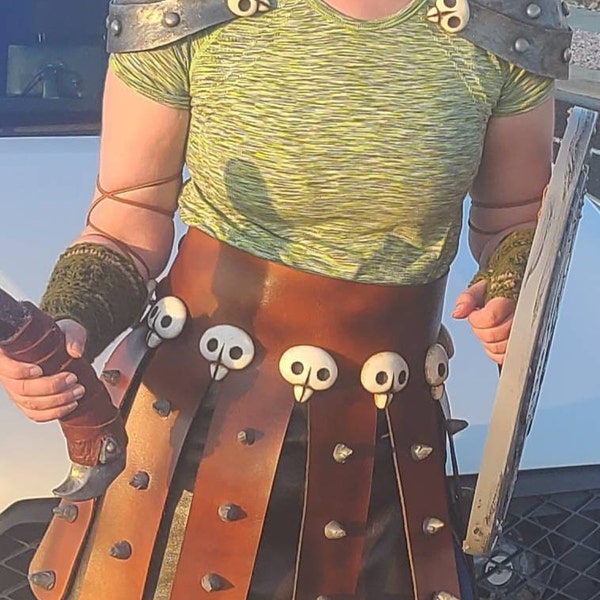 Astrid Hofferson Shoulder Armor - How to Train Your Dragon 1, 2, & 3 ...