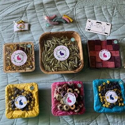 Meadow Medley Bunny Forage Mix Organic Blend of Floral & Herbal Rabbit ...