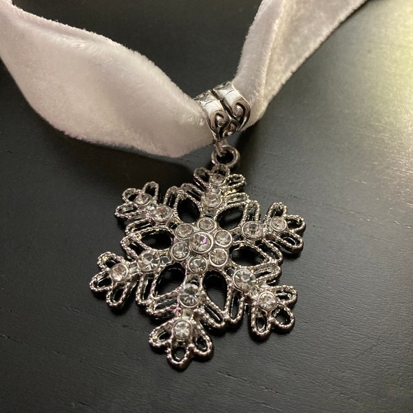 Rhinestone Snowflake Choker, Red, Black, Green or White Velvet Necklace ...