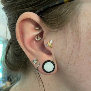 Mini Hoop 6 Mm Daisy Tragus Hoop Earring Helix Hoop Piercing - Etsy