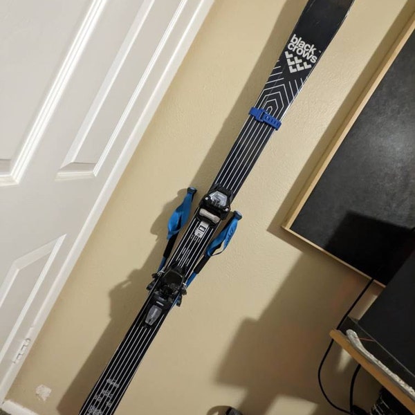 Single Button Ski Hanger: DIY Ski Rack Fixture - Etsy
