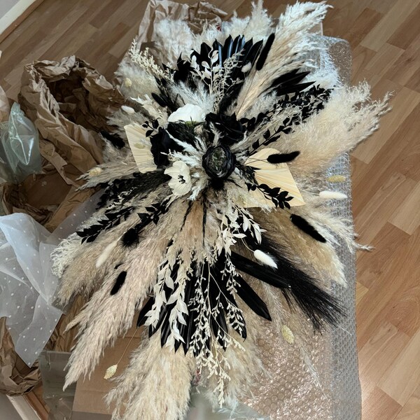 Pampas and Neon Sign, Salon Flower Decor, Wedding Arrangement, Dried ...