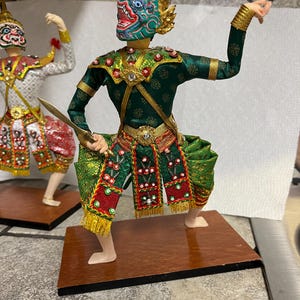 MRS PFE ALBEE Barbie Mattel 1997 Avon Special Edition Barbie as Avon's ...