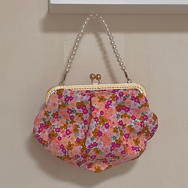 Vintage Cheongsam Style Kiss Lock Handbag With Ocean Oil Painting ...