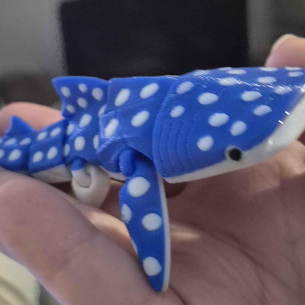 Mini Whale Shark Fidget Toy and Keychain - Unique Articulated 3D ...