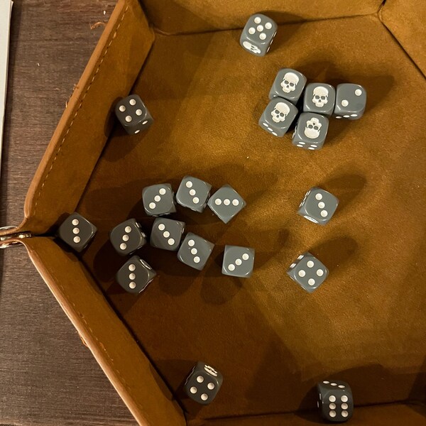 Alien Pyramid Dice Tower - (designed by Fatesend) - Etsy