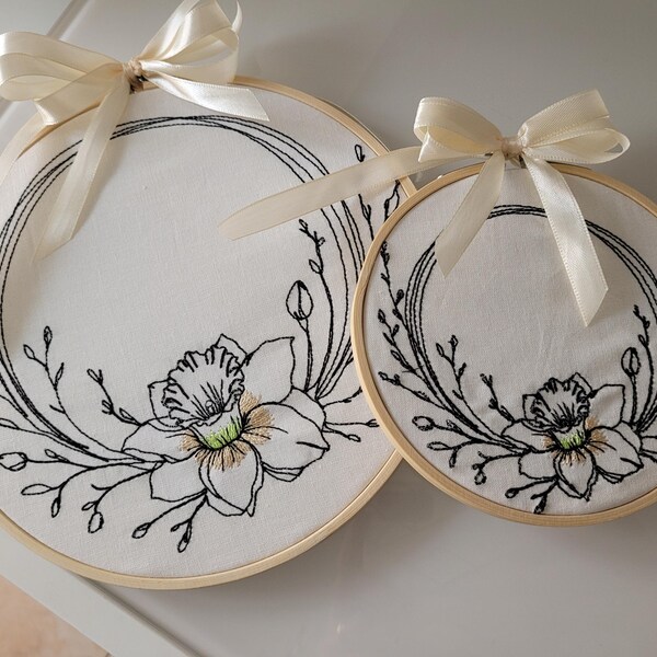 Daffodil Flower Wreath Machine Embroidery Design | Spring Frame ...