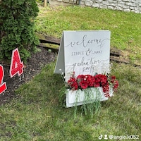 Custom Flower Box Welcome Sign for Events, Wedding Welcome Sign With ...