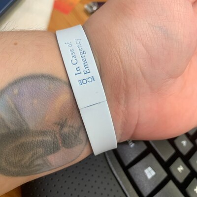 Train Bracelet With Emergency Contact Number, Silicone Train Bracelet ...