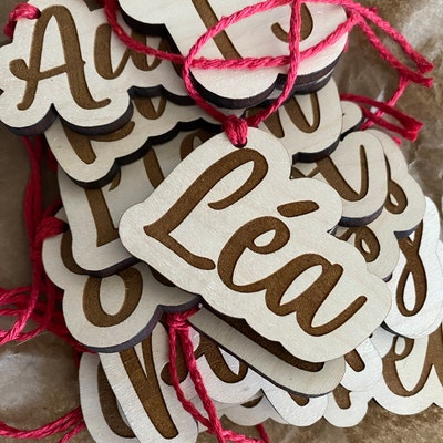 Wooden Flower Name Tag // Engraved Flower Name Tag // Flower - Etsy