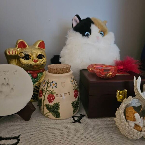 Strawberries, Pet Urn, Cat Urn, Pottery Urn for Animals, Floral - Etsy