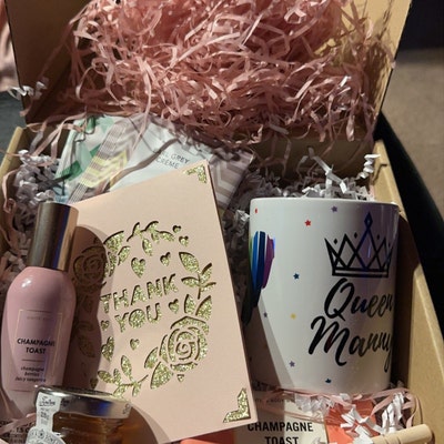 Woman's Gift Box Body Mist, Body Lotion, Mug Box 24 - Etsy